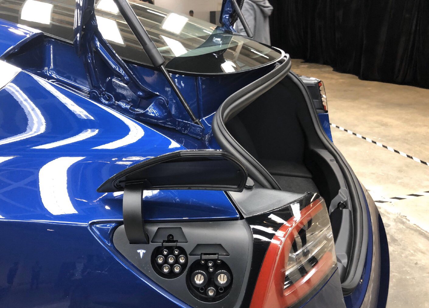 Tesla Model 3 arrives in China with dual charging ports – The Long Tail ...